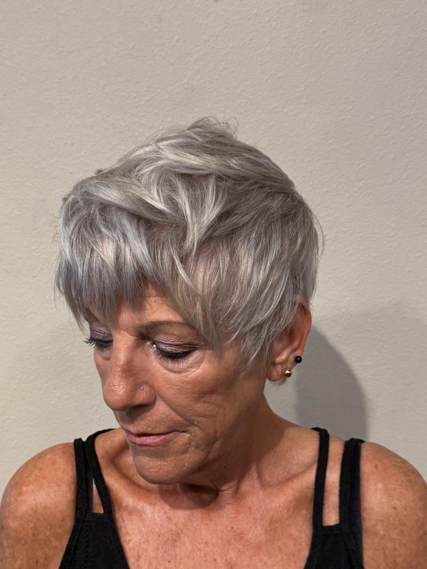 15 Chic Short Grey Hair Styles With Modern Attitude