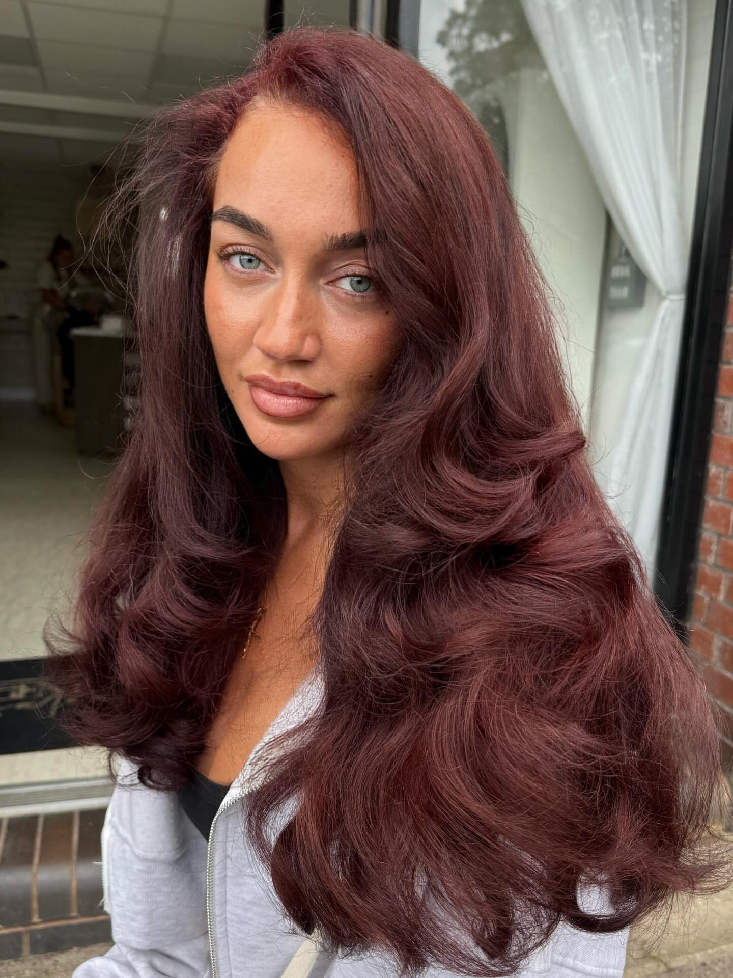 15 Chic Blow Dry Hairstyles That Look Expensive in 2026