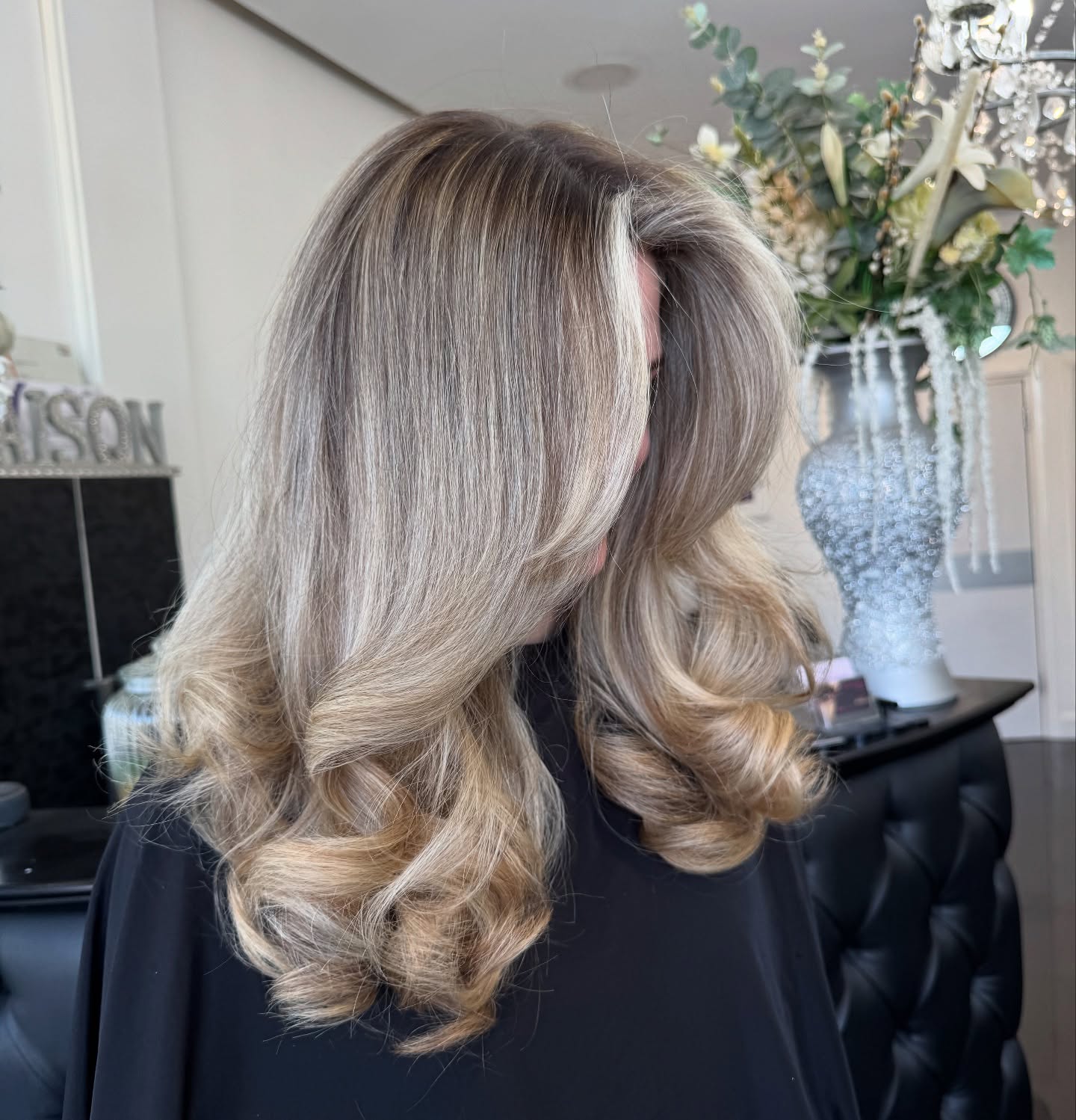 15 Chic Blow Dry Hairstyles That Look Expensive in 2026