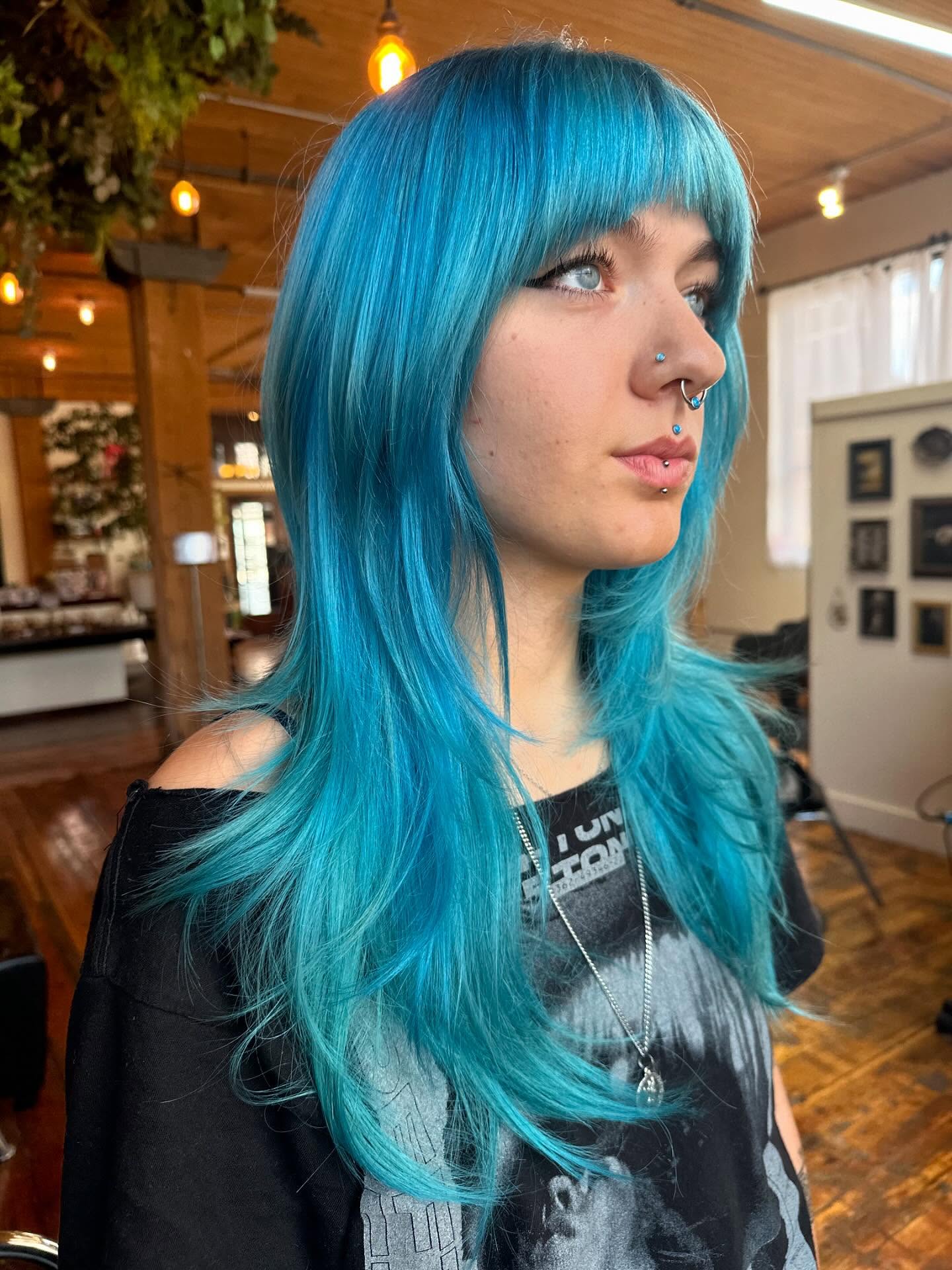 15 Long Hair Wolf Cut Looks with Wild Textured Layers - Kappers Magazine