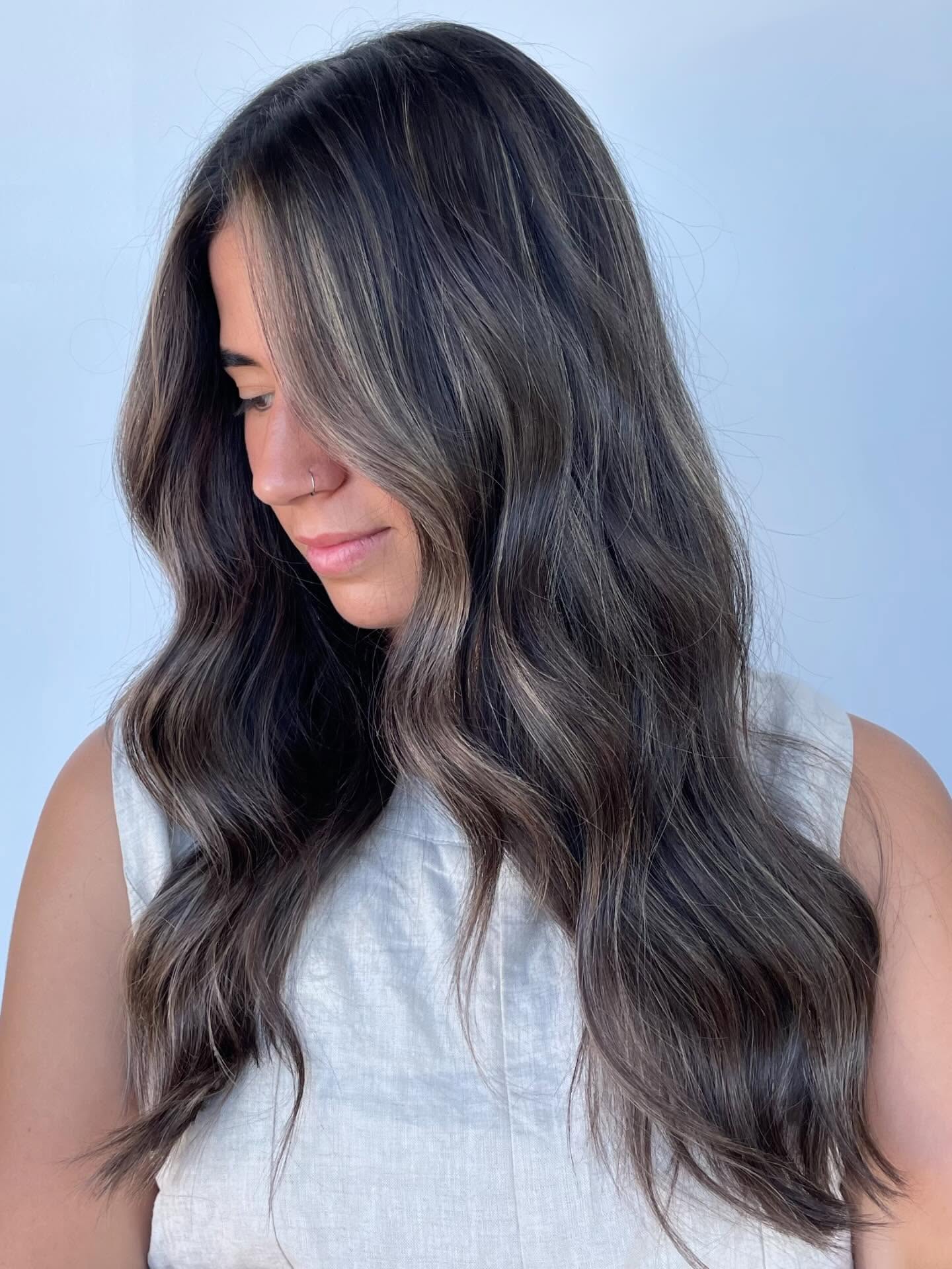 15 Stunning Brunette Hairstyles with Ashy Highlights You - Kappers Magazine