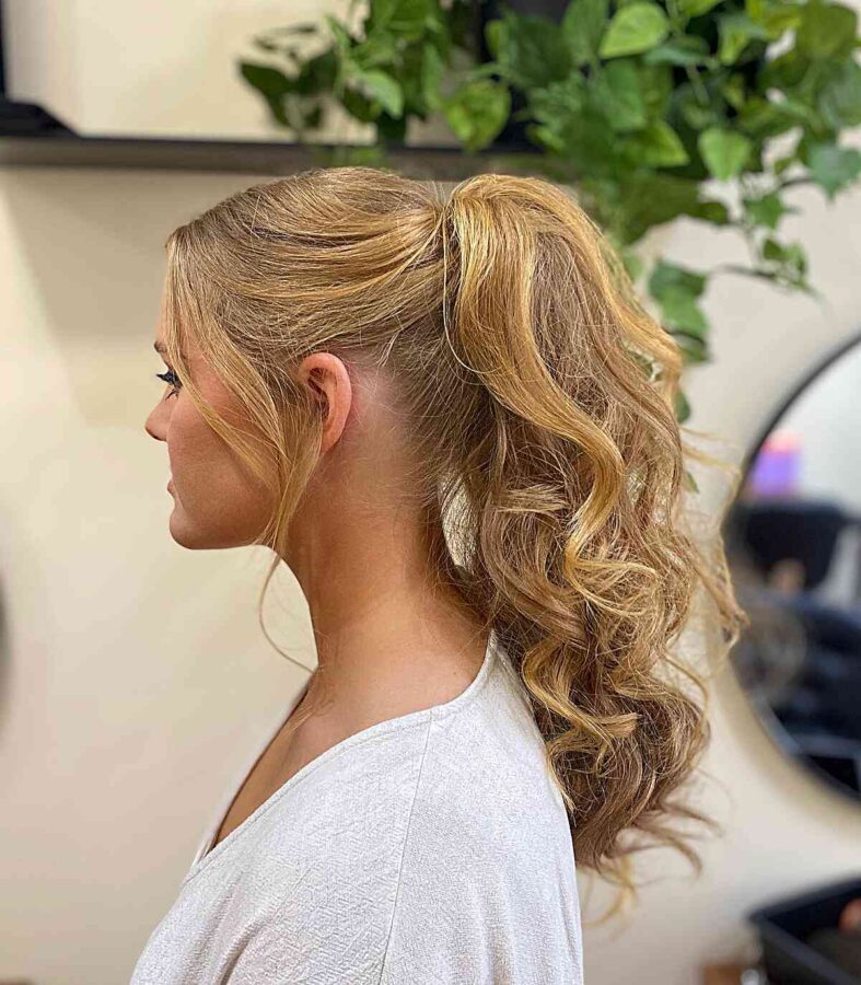 25 Cutest Ways to Style a Curly Ponytail