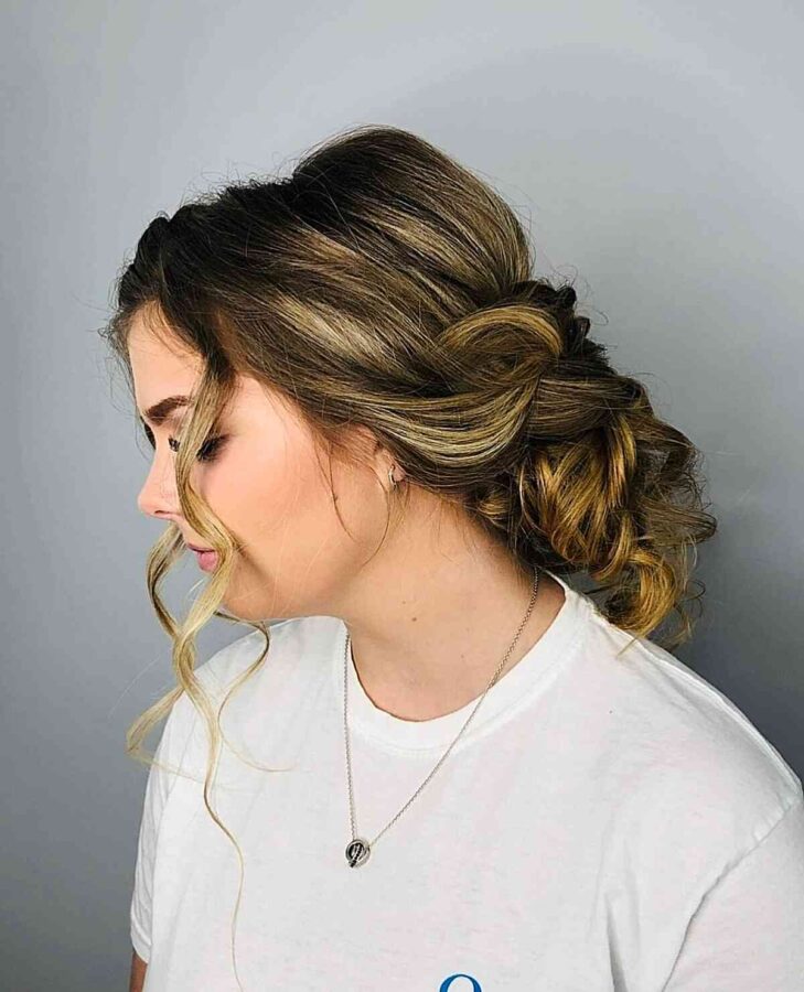 34 Cute & Easy Graduation Hairstyles for Girls