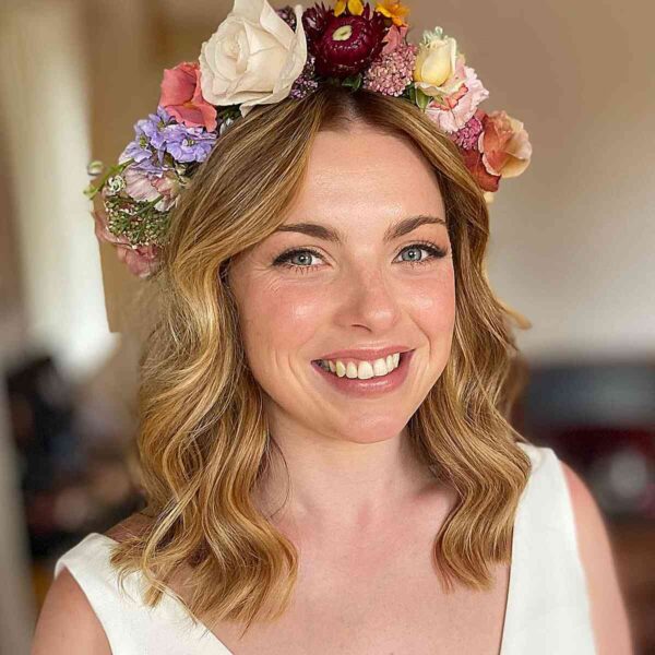 26 Hawaiian Hairstyles for the Cutest Island Look