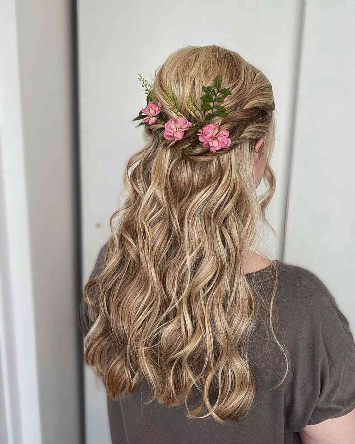 26 Hawaiian Hairstyles for the Cutest Island Look