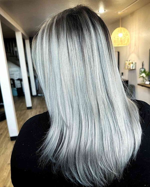 40+ Stunning Platinum Blonde Hair Colors That'll Get You Noticed