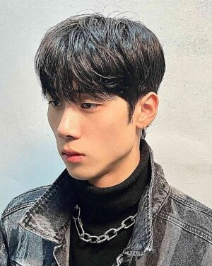 27 Best K-Pop Hairstyle Ideas for Guys in 2025