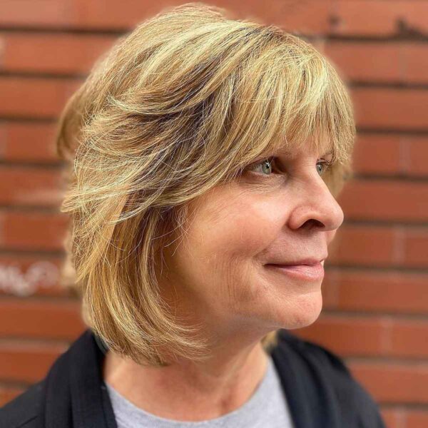 31 Feathered Bob Haircuts That Add Fullness & Movement to Your Hair