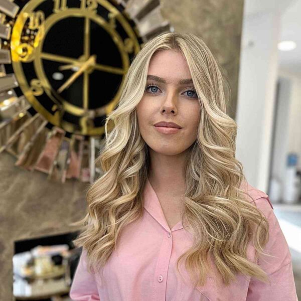 The Best Hairstyles for Long Faces to Appear More Balanced