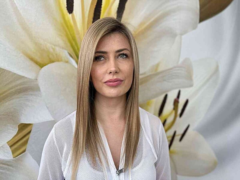 75 Impressive Deep Side Part Hairstyles To Pull Off a Simple Yet ...