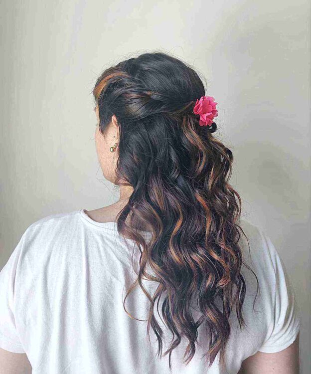 26 Hawaiian Hairstyles for the Cutest Island Look