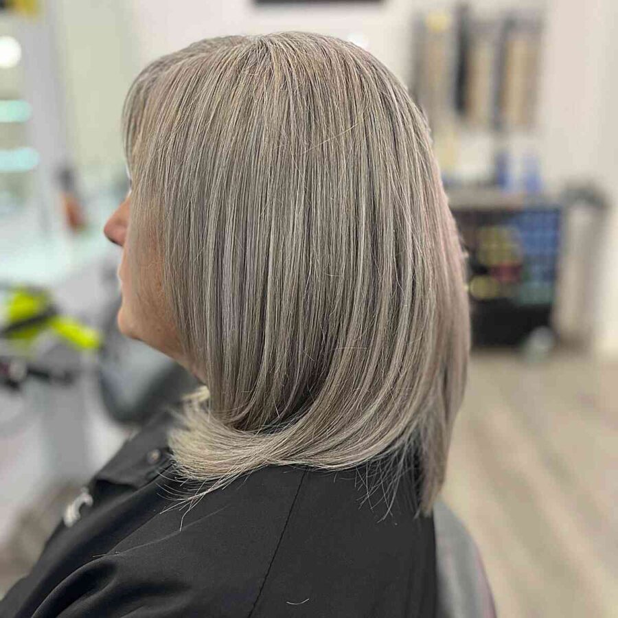 25 Gorgeous Ways Older Women are Coloring Gray Hair - Kappers Magazine
