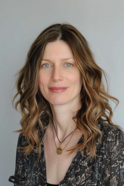 25 Gorgeous Medium Textured Haircuts for Effortless Style This 2026