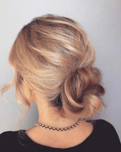 33 Super Easy Updos for Beginners to Try in 2025