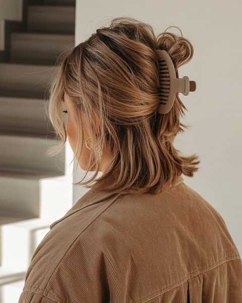25 Easy Claw Clip Hairstyles Youll Want to Wear All 2026