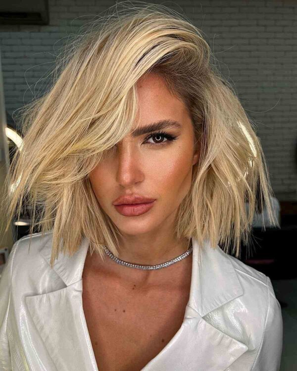 42 Impressive Deep Side Part Hairstyles To Pull Off a Simple Yet ...