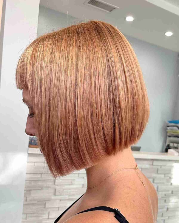 26 Cute Neck-Length Blunt Bob Cuts