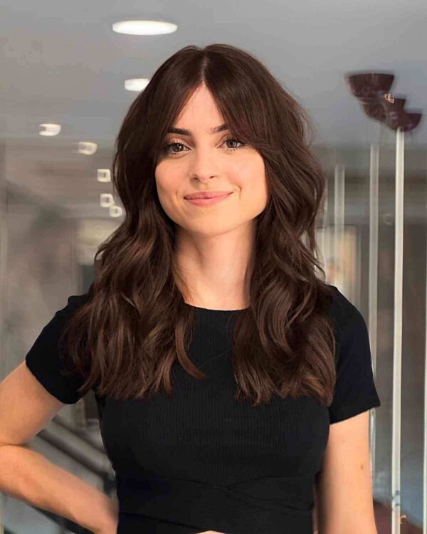53 Perfect Medium Hairstyles for Square Faces in 2024