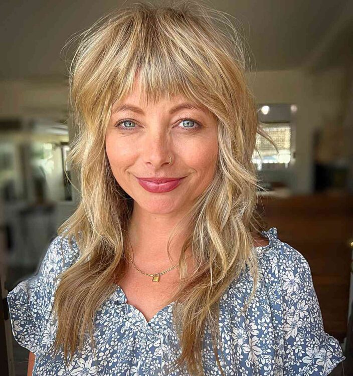 82 Chic Medium Shag Haircuts with Bangs for An On-Trend Style