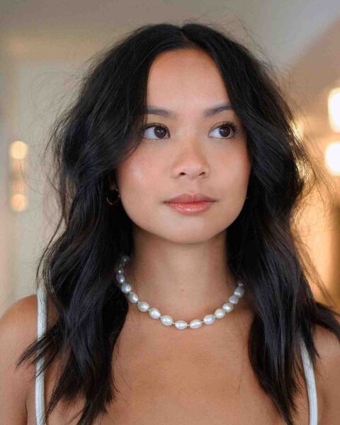 50 Flattering Hairstyles for Women with Big Foreheads to Look Less Obvious