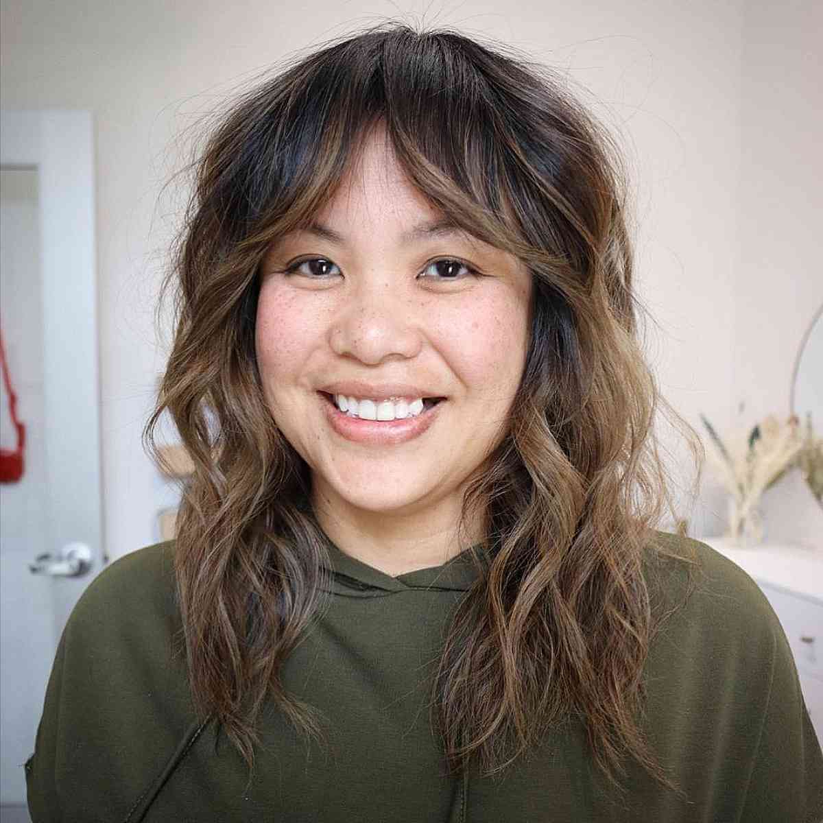 39 Trendy Methods to Achieve Bottleneck Bangs Today