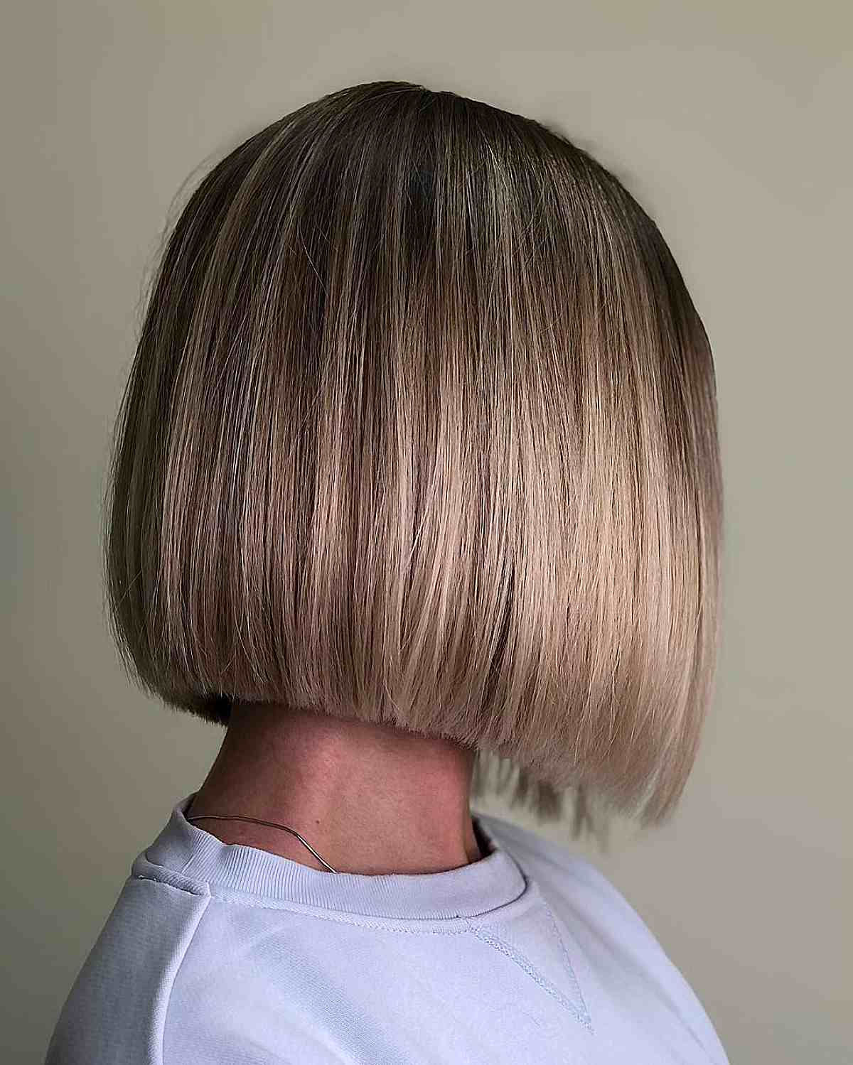0 Adorable Neck-Length Blunt Bob Hairstyles - Kappers Magazine