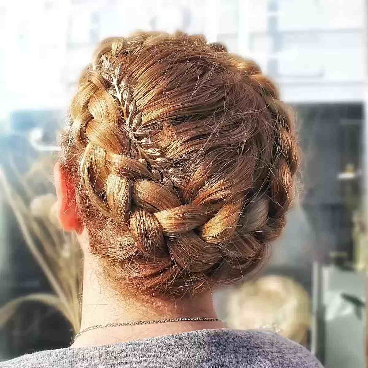 38 Stunning Wedding Updos for Every Kind of Bride