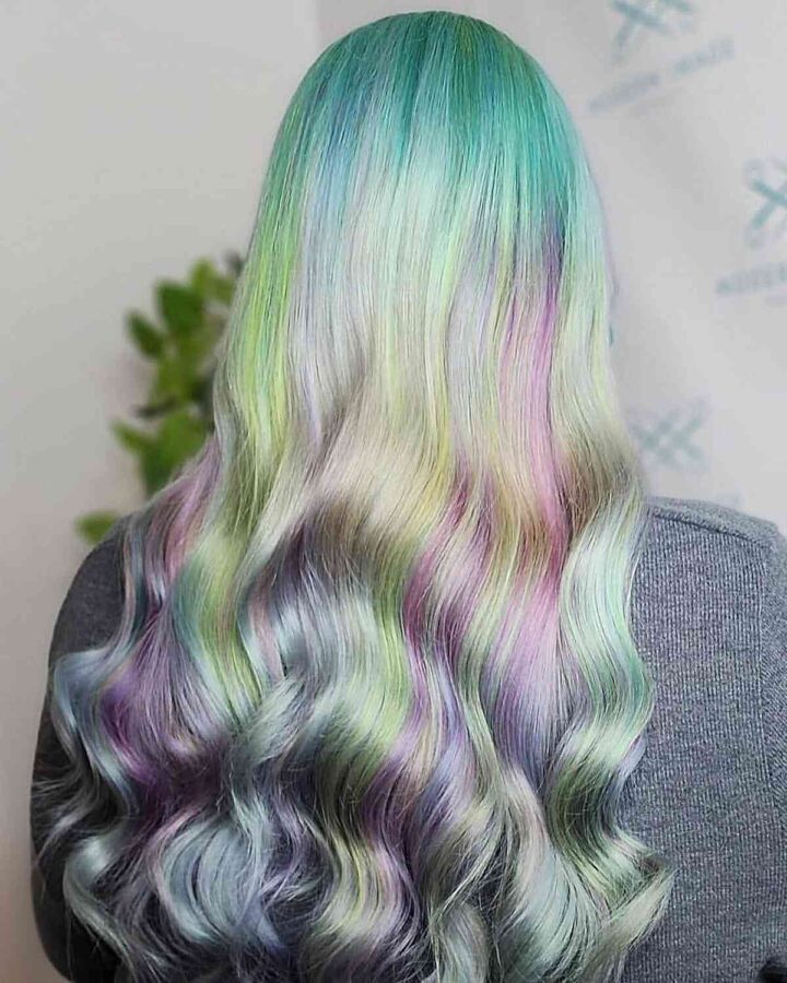 25 Amazing Holographic Hair Color Ideas You Have to See