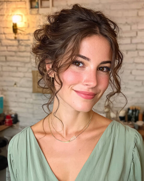 28 Gorgeous Homecoming Hairstyles to Turn Heads All Night Long This 2026