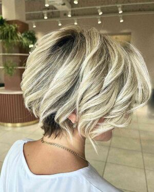 46 Eye-Catching Blonde Pixie Cut Ideas to Show Your Stylist