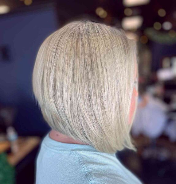 24 Swing Bob Haircuts + Hairstyles Trending Right Now