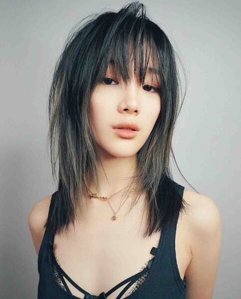 71 Fantastic Short to Medium Layered Haircuts for That In-Between Length