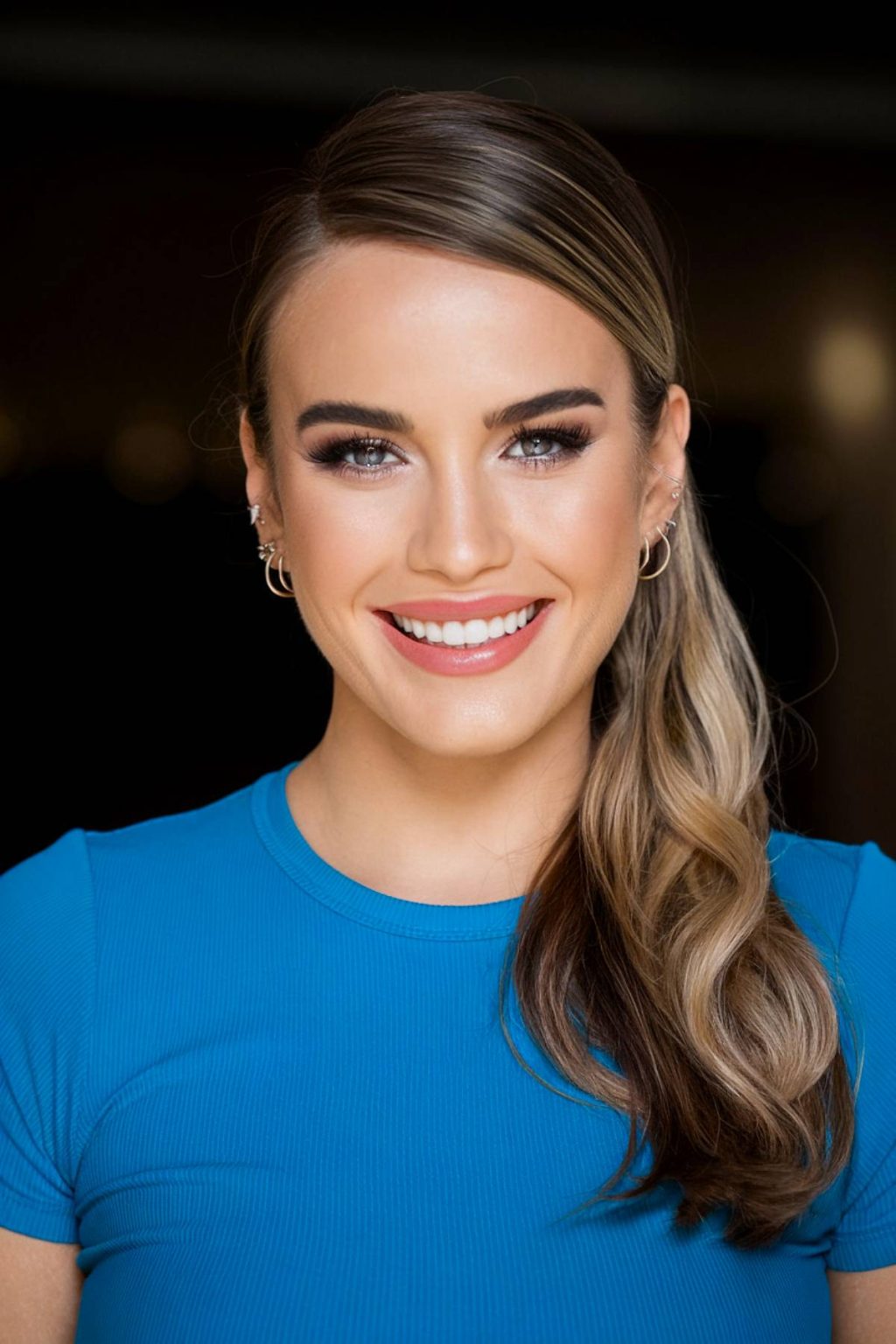 15+ Stylish Side Part Hairstyles That Flatter Every Face in 2025