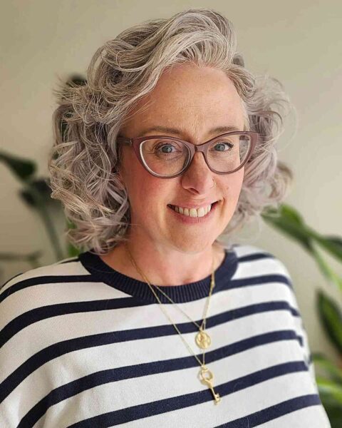 45 Flattering Hairstyles for Women with Big Foreheads