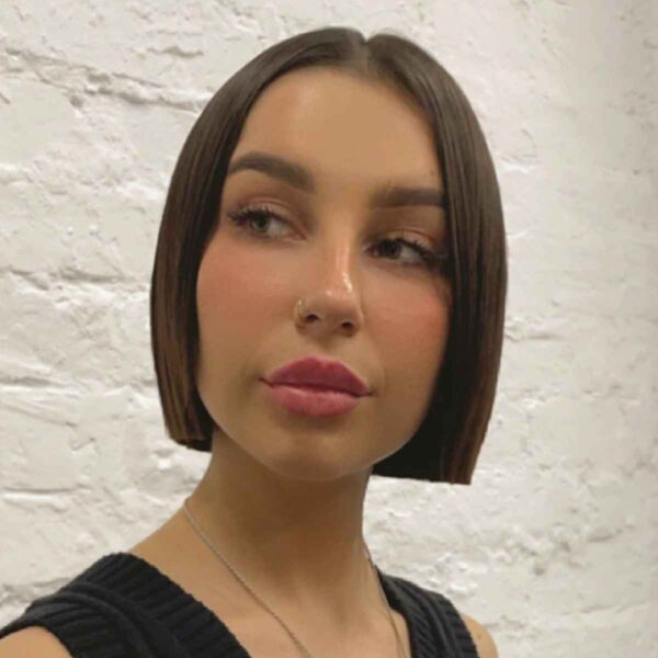 28 Striking Jaw-Length Blunt Bob Cuts to Complement All Face Shapes