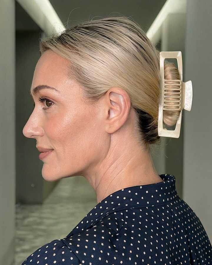 23 Easy Ways to Style Greasy Hair and Still Look Amazing in 2026