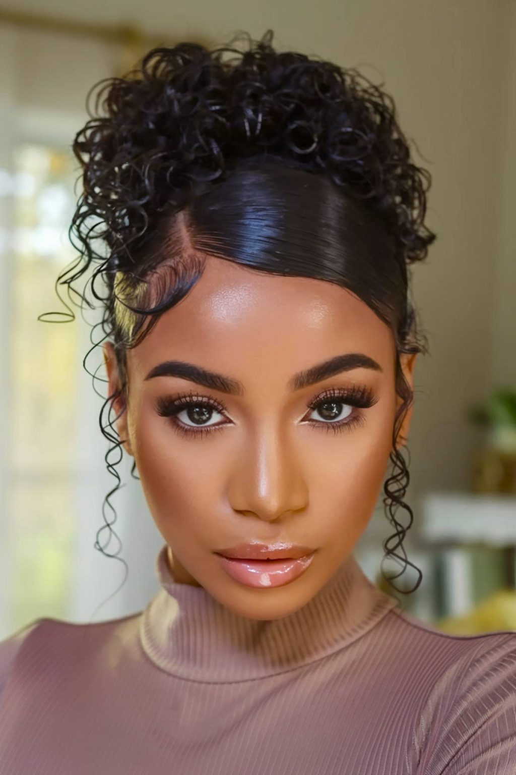 15+ Chic Curly Hair Bun Hairstyles to Try in 2025