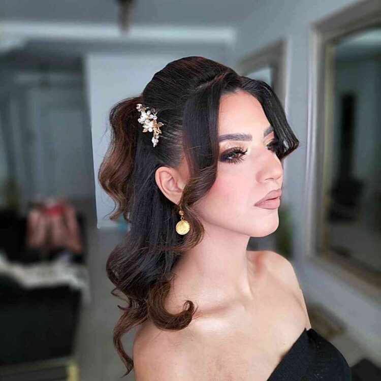 34 Cute & Easy Graduation Hairstyles for Girls