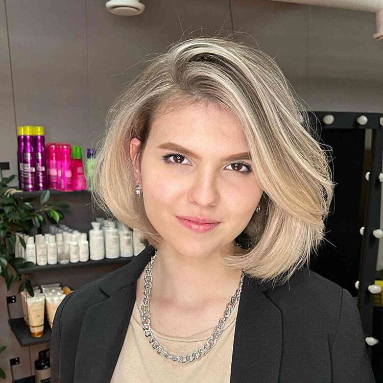 33 Cute Neck-Length Blunt Bob Cuts