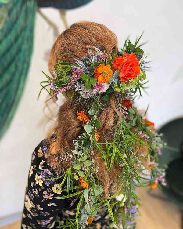 26 Hawaiian Hairstyles for the Cutest Island Look