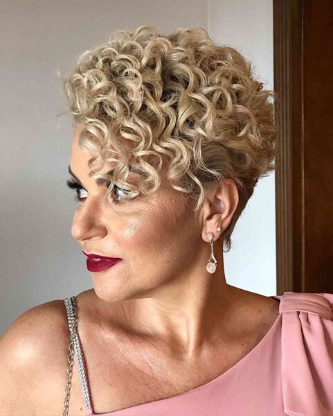 38 Cutest Curly Pixie Cut Ideas & How to Choose A Flattering One