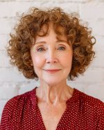 35+ Gorgeous Curly Bobs Older Women Will Love in 2025