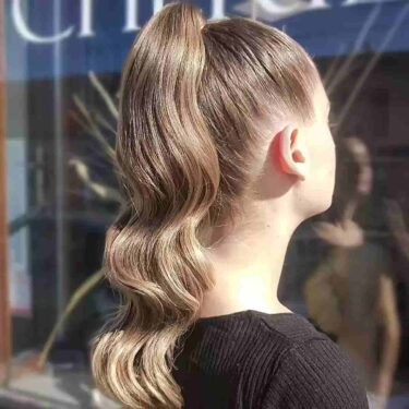 22 Cheerleading Hairstyles That Are Cute & Easy